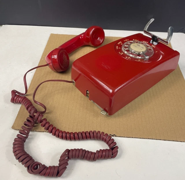 VINTAGE RED WALL Rotary Telephone ~ Bell Systems Western Electric 1977 ...