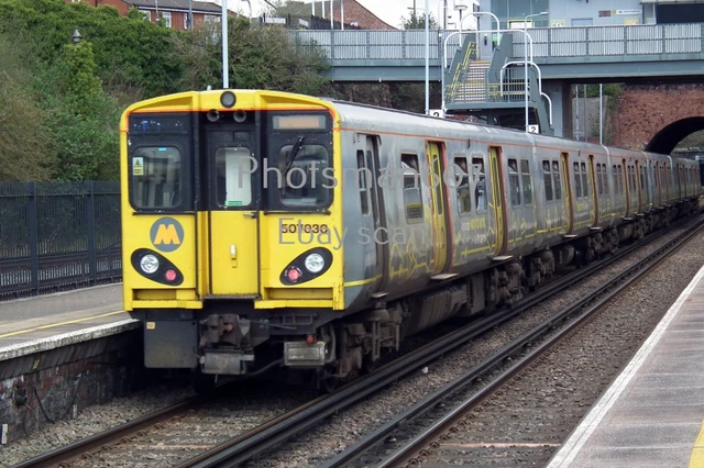 CLASS 507 507030, 3 car EMU, in MerseyRail Grey at Kirkdale £0.95 ...
