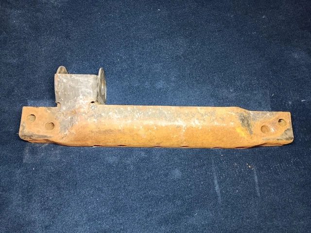 86-95 TOYOTA PICKUP 4WD IFS Front Diff Differential Crossmember Bracket ...