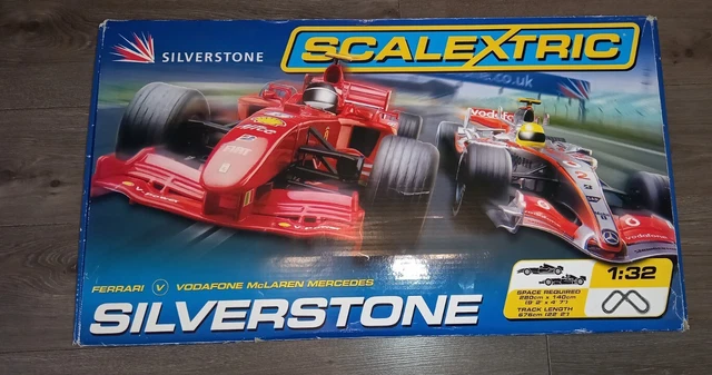 RARE 1:32 SCALEXTRIC Silverstone F1 Set Ferrari Vs Vodaphone McLaren ...