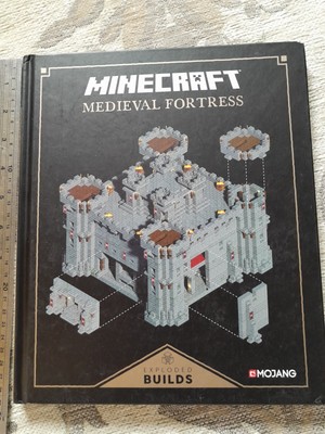 MINECRAFT: EXPLODED BUILDS: Medieval Fortress: An Official Mojang Book ...
