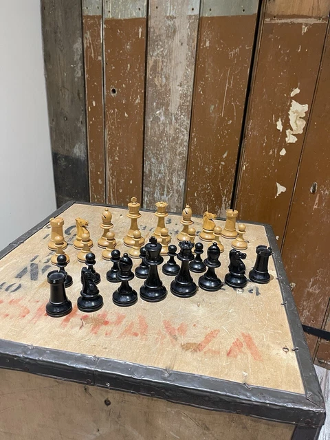 VINTAGE WOODEN CHEST Pieces Board Game Match Of Checkers King Queen Two ...