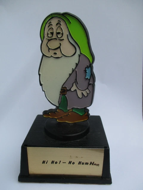 VINTAGE 1970S AVIVA TROPHY DISNEY'S SNOW WHITE & THE SEVEN DWARFS ...