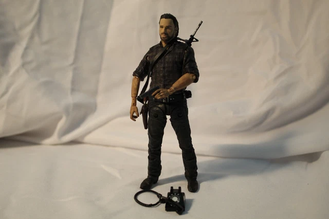 MCFARLANE TOYS THE Walking Dead TV Series: Rick Grimes Action Figure ...