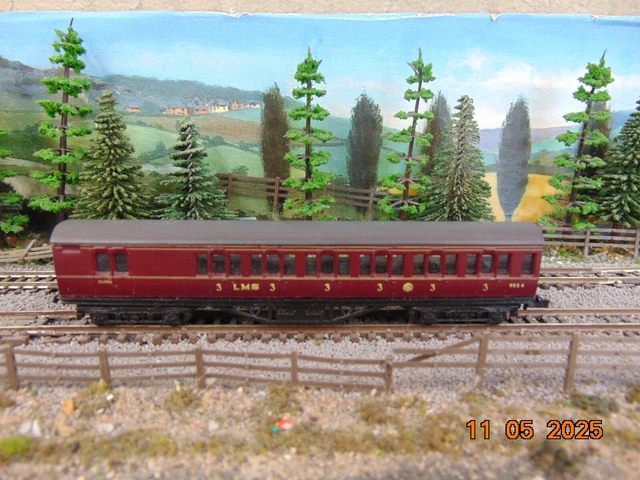 GRAHAM FARISH LMS Mainline Brake end coach. N gauge. £8.00 - PicClick UK