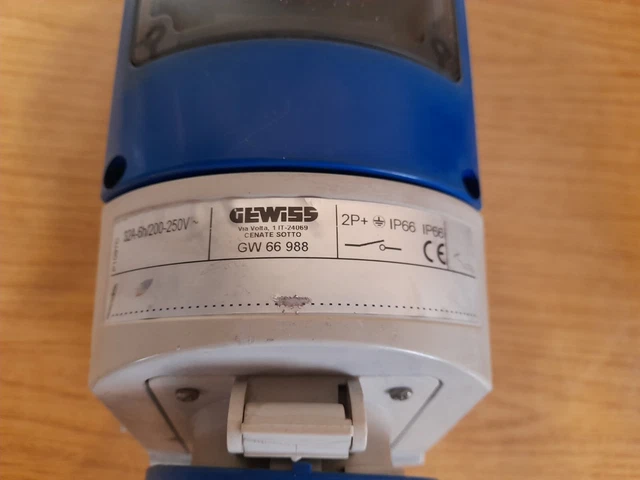 GEWISS 32A SWITCHED Interlock Socket 2P+E IP66 240V 32Amp With Trip GW ...