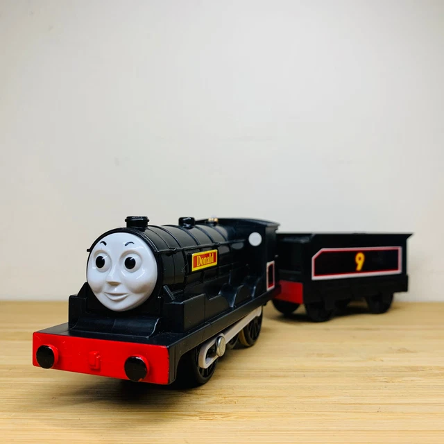 DONALD - THOMAS & Friends Trackmaster Battery Operated Motorised Trains ...