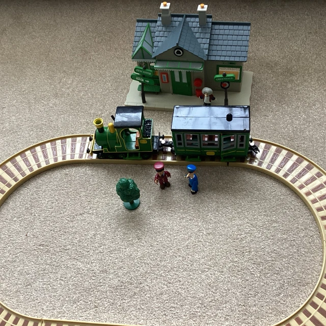 POSTMAN PAT BUNDLE Greendale Train Station Rocket Carriage & Track Figs ...