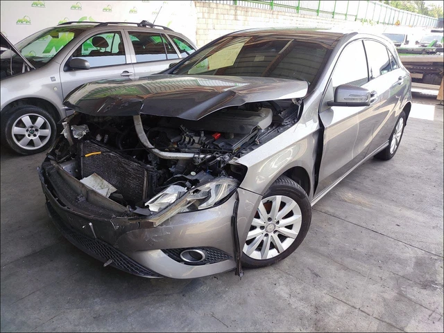 POMPE ALIMENTATION CARBURANT Mercedes Classe A 3 (W176) Ph 1 5P ...