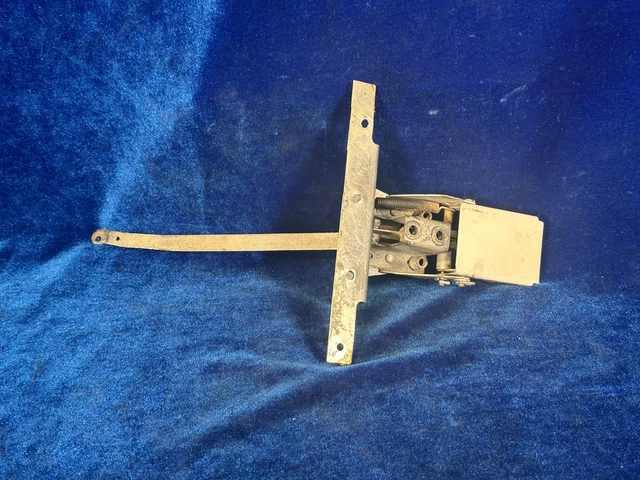 CESSNA 172 F Latch Assy - Cabin Door Rh P/N: 0511112-18 , 05111112-16 ...