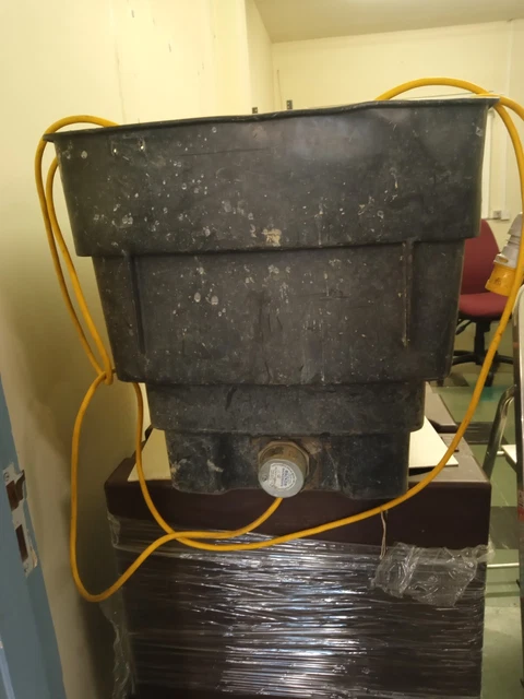 LARGE CONCRETE CURING Tank 110v £80.00 - PicClick UK