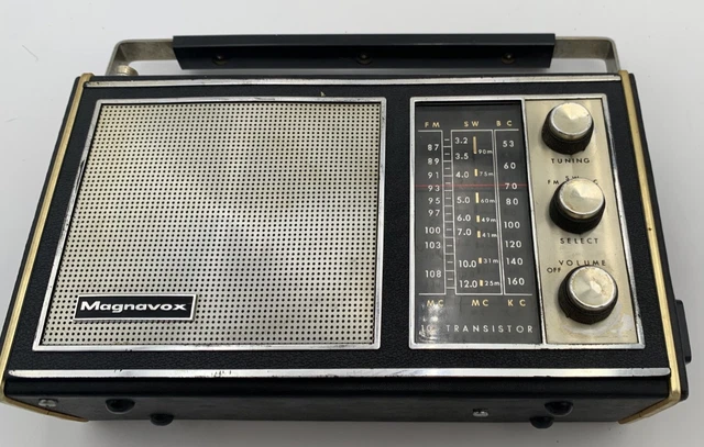VINTAGE MAGNAVOX MODEL 1R1200 10 TRANSISTOR 3 BAND Portable Radio Not ...
