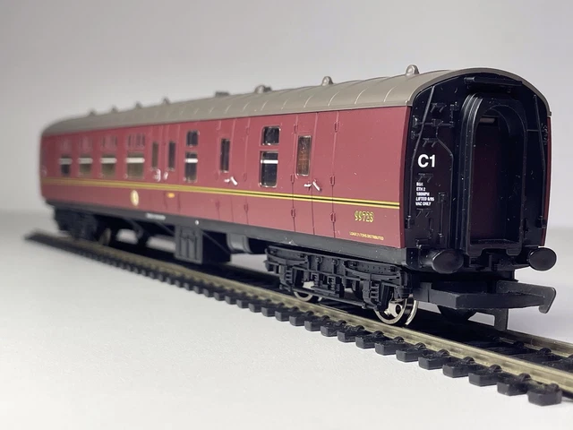 HORNBY R4176A HARRY Potter Hogwarts Express Brake Coach 99723 Maroon ...