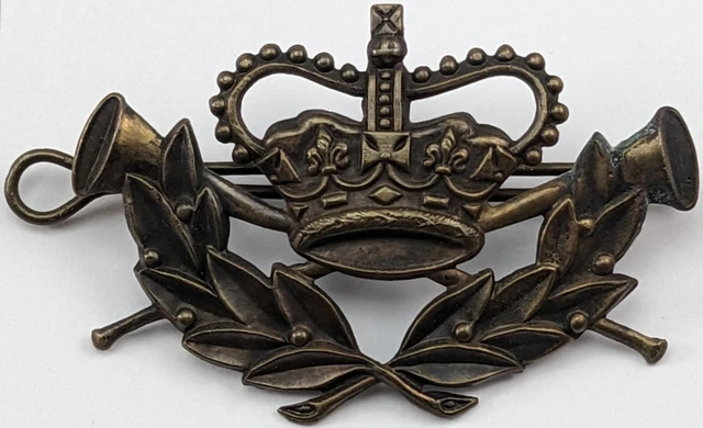 VINTAGE GENERAL POST Office Postman's Brass Cap Badge, GPO, Queen's ...