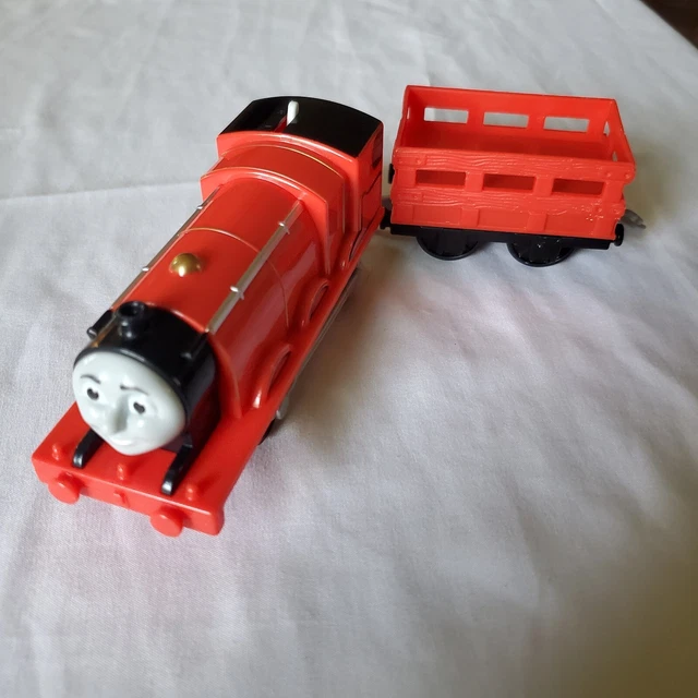 THOMAS AND FRIENDS Trackmaster James Motorized Engine and Red Train Car ...