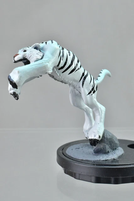 WORLD OF WARCRAFT Miniatures Game Core Frostsaber Prowler WOW Mini ...