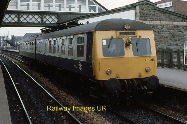 RAILWAY PHOTO 6X4 2 car Class 120 diesel unit Llanelli Station c1979 £2 ...