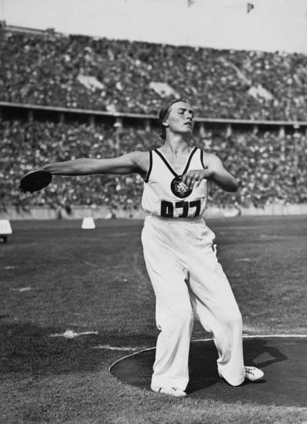 GERMAN ATHLETE GISELA Mauermayer competes women's discus throw 193 Old ...