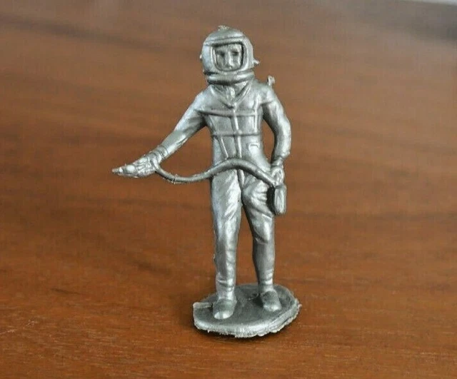 VINTAGE SILVER PLASTIC SPACEMAN FIGURE 1960's MPC ARGENTINA K882 £0.99 ...