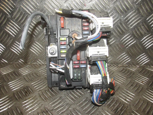 PEUGEOT / CITROEN Genuine Bsm Fusebox Module 9667199680 *With Plugs ...