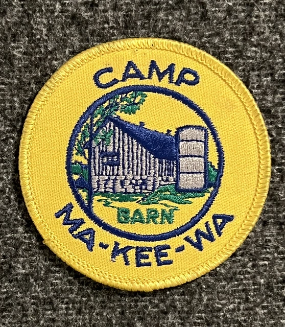 VINTAGE GIRL GUIDES Guide Camp Ma-Kee-Wa Camping Barn Patch Badge Crest ...