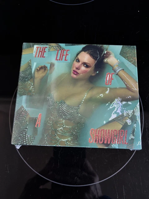 TAYLOR SWIFT THE Life of a Showgirl: Deluxe with keychain, brand new ...