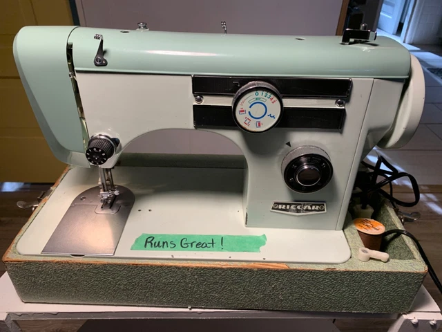 RARE VINTAGE RICCAR Dressmaker Sewing Machine Model 210B Mint Green ...