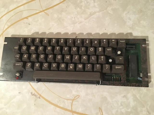 KEYBOARD CLONE FOR Apple II plus untested missing keys and no cable ...