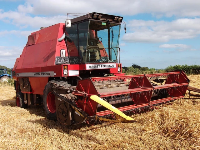 MASSEY FERGUSON MF 29 combine harvester, combine with 14` header & Air Con cab, £4,995.00 ...