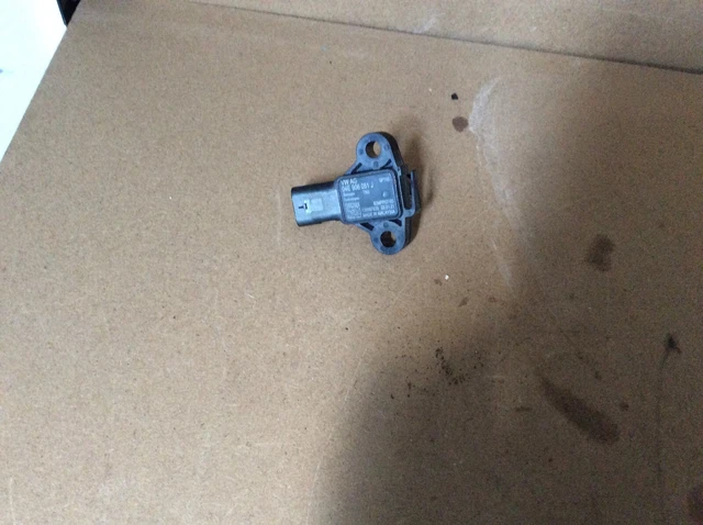 SEAT AUDI VOLKSWAGEN 1.5 Tsi Oil Pressure Sensor 04E906051J 38242 B7 £ ...