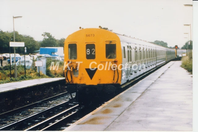 RAIL PHOTO EMU 5673 5751 5002 @ Mitcham Junction 18/6/82 Effingham ...