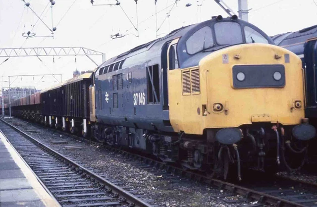 35MM SLIDE BR British Rail Diesel Loco Class 37 37146 stockport 1987 ...