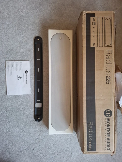 MONITOR AUDIO RADIUS 225 Centre Speaker in Gloss White With Wall ...