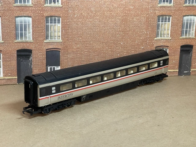 HORNBY OO GAUGE Model Railway HST Intercity 125 Standard Class Coach £ ...