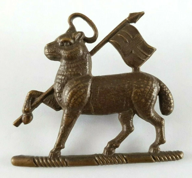 WW2 THE QUEENS Regiment - Officers Service Dress Collar Badge Bronze ...