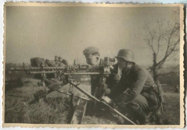 GERMAN WWII PHOTO: Wehrmacht Soldiers With Mg 34 Machine Gun £7.90 ...