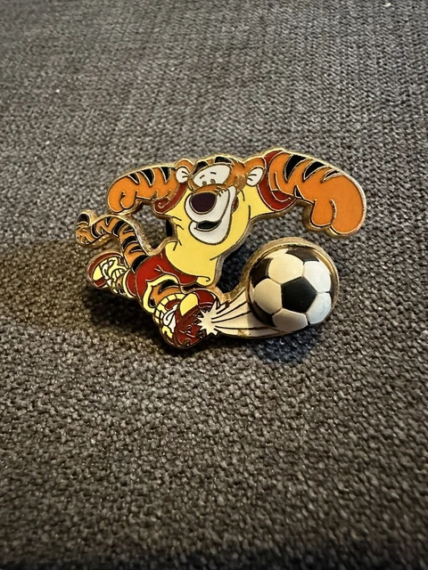 OFFICIAL DISNEY TRADING pin Tigger Football Soccer Ball 2008 EUR 9,98 ...