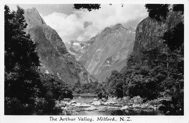 MILFORD NOUVELLE-ZÉLANDE - La Vallée Arthur ~ Carte Postale Des Années ...