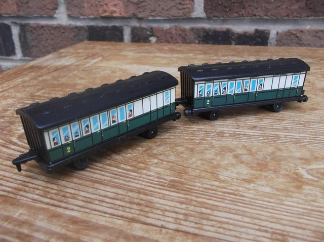 ERTL THOMAS THE Tank Engine & Friends Train - ANNIE & CLARABEL COACHES ...