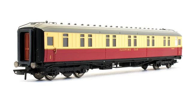 HORNBY PRE-OWNED R4182 BR Crimson & Cream Gresley 61ft 6in 1st Class ...