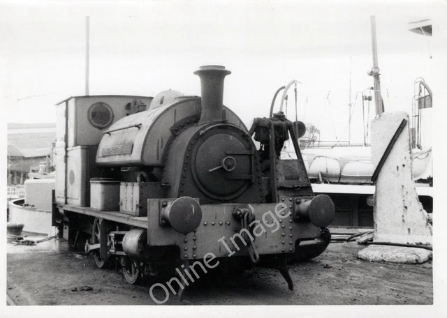 PHOTO 6X4 RAILWAY Steam Industrial 0-4-0 Tank Engine at docks c1960 s £ ...