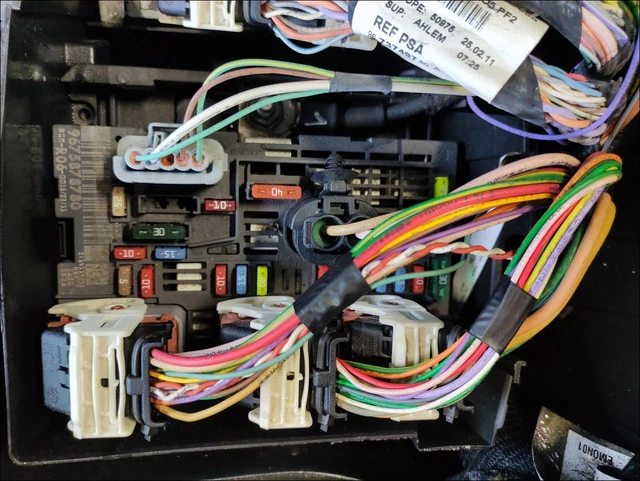 BOITE A FUSIBLES Peugeot 308 1 Phase 1 3P 16 133 171 80 EUR 50,00 ...