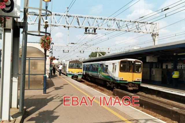 PHOTO GE Class 321 And 315 Units At Stratford On 31 July 2004 £1.50 - PicClick UK