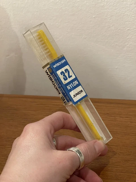 VINTAGE UNUSED SEALED 70s 80s Plastic Toothbrush Wisdom 32 Nylon Junior ...