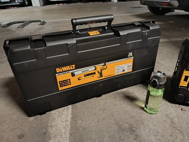 DEWALT DCE581N-XJ 18V XR – Pistolet à mastic – Neuf EUR 200,00 ...