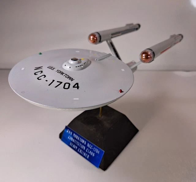 VINTAGE STAR TREK Ship Model: U.S.S Yorktown NCC-1704 (11" in Length) £ ...