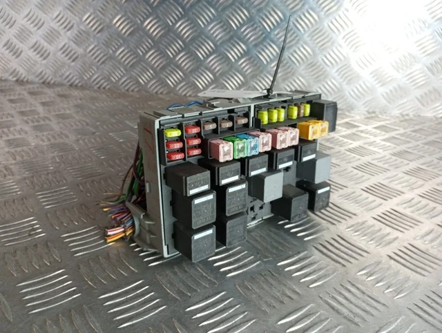 FORD TRANSIT MK7 2006-2014 2.4 Fuse Box (In Engine Bay) £49.99 ...