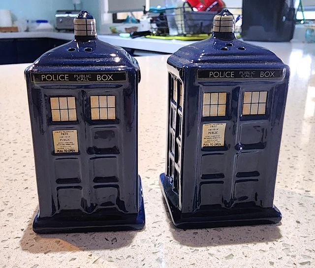 DOCTOR WHO: CERAMIC TARDIS Salt & Pepper Shakers - FREE POSTAGE $30.00 ...