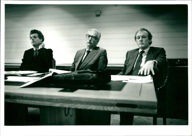 ERNEST SHARP, CHAIRMAN Isosceles Plc Vintage Photo 2758778 EUR 15,13 ...