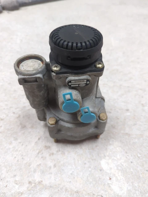 EBS TRAILER CONTROL Valve 9730090100 *NEW OLD STOCK* Like WABCO ...